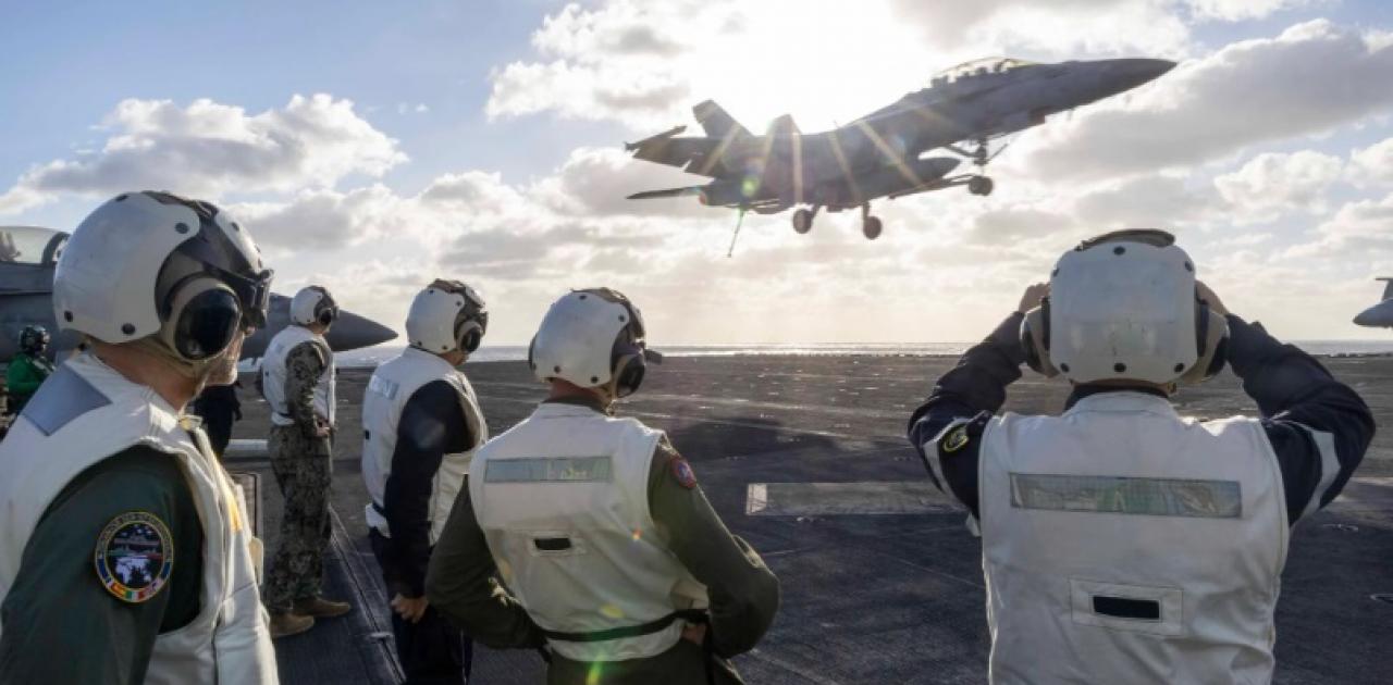 Το γαλλικό αεροπλανοφόρο Σαρλ Ντε Γκωλ παραμένει στην Ανατολική ...