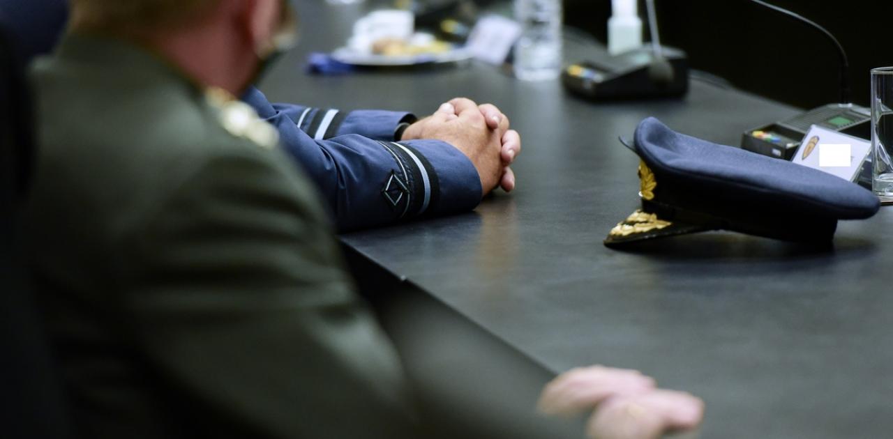 O Δένδιας ζητά νέες έκτακτες κρίσεις στις Ένοπλες Δυνάμεις | Pentapostagma