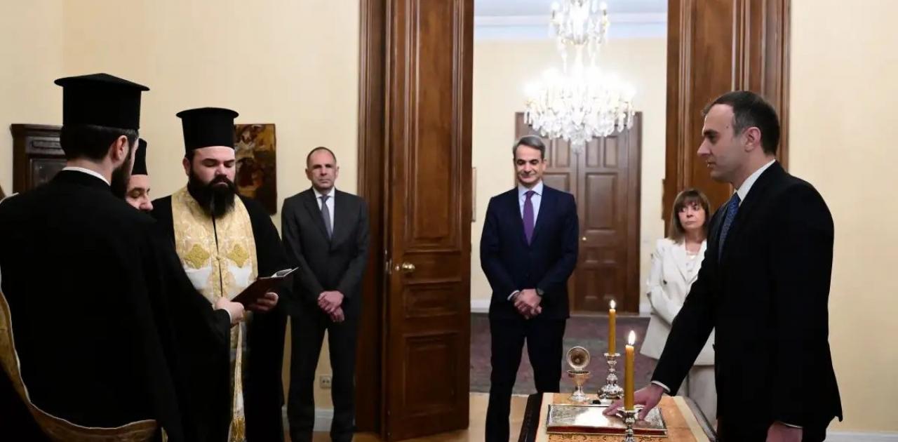 Oρκίστηκε υφυπουργός Εξωτερικών o Τάσος Χατζηβασιλείου | Pentapostagma