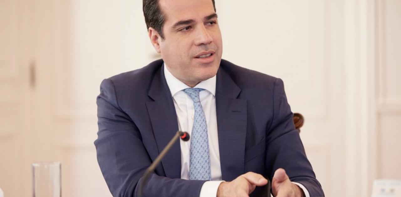 Ο Θ. Πλεύρης υπερασπίζεται τους σπουδαστές ΣΜΥΝ: Δεν με ενόχλησε ...