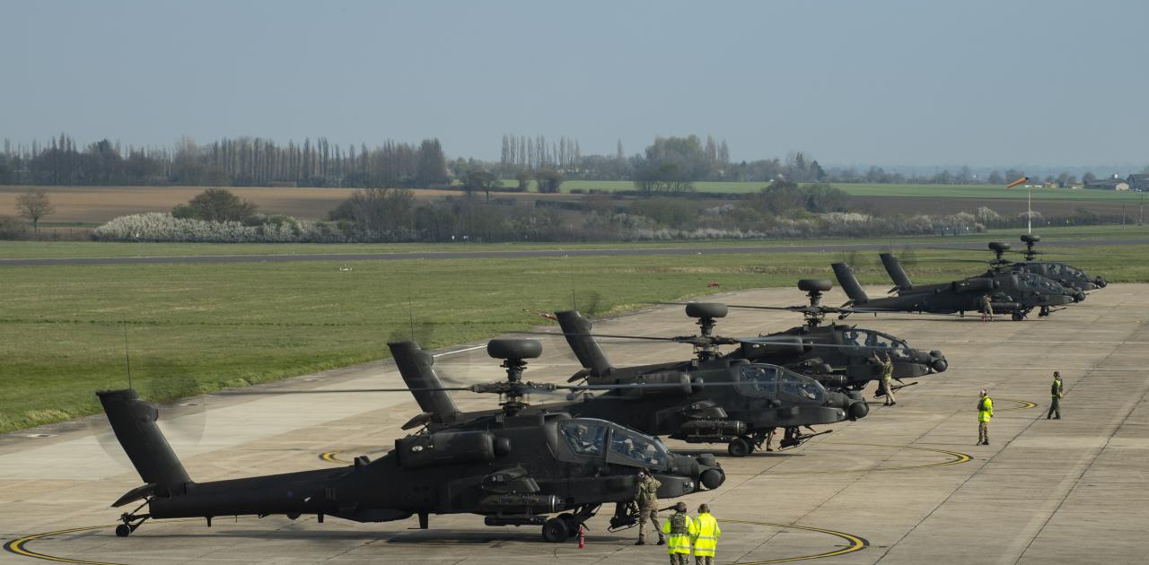 Το Ηνωμένο Βασίλειο στέλνει στρατεύματα, Apache και πυραύλους στα ...