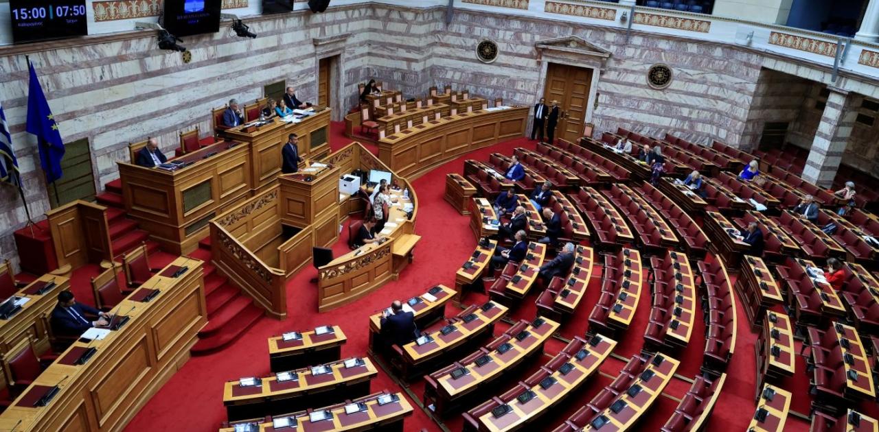 Τριτοκοσμικές σκηνές στη Βουλή με βρισιές και απειλές ξυλοδαρμού | Pentapostagma