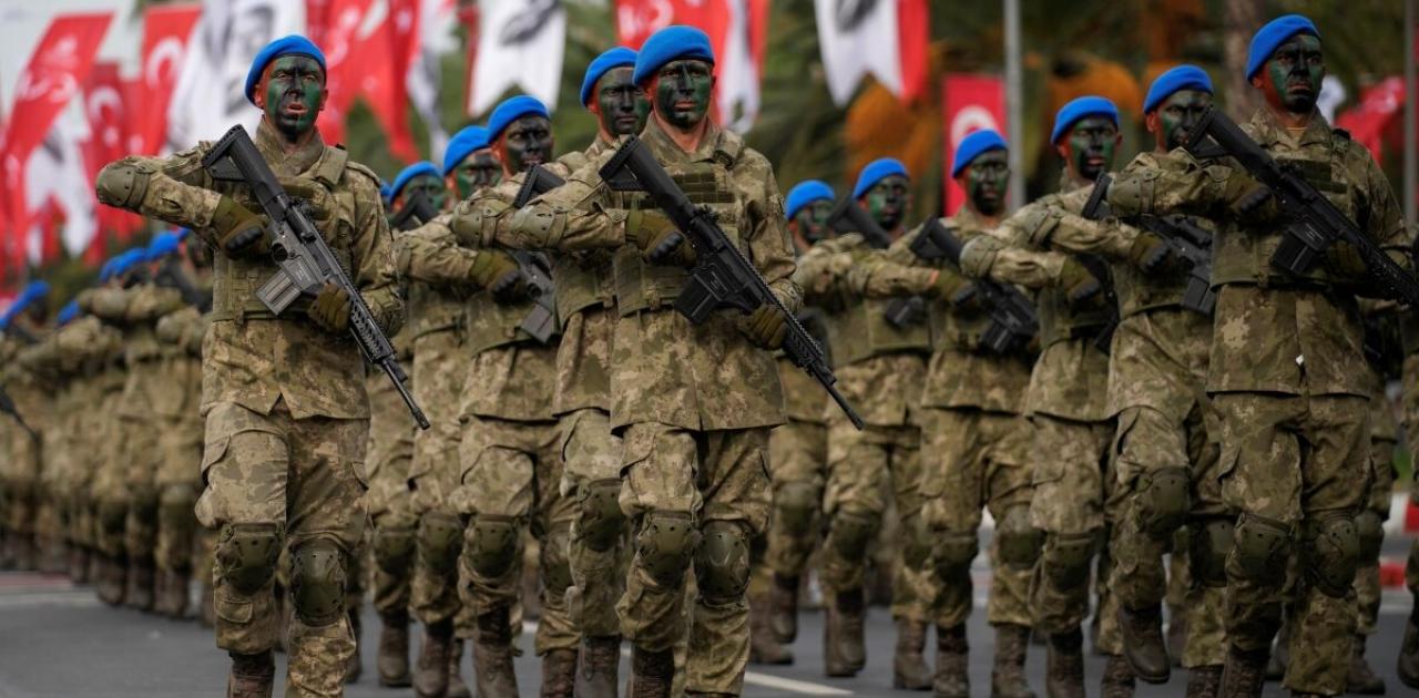 Η Τουρκία αφήνει ορθάνοικτο το σενάριο αποστολής δυνάμεων στην Ουκρανία ...