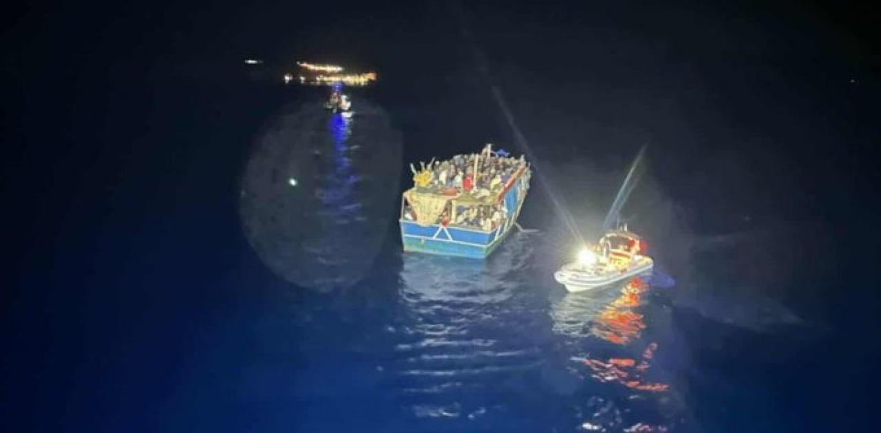 Η Ελλάδα στο έλεος με τις ανεξέλεγκτες ροές! Γαύδος και Αγυιά στα ...