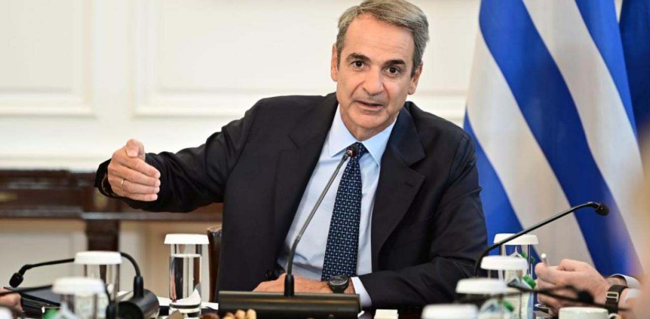 Bloomberg: Η κυβέρνηση ετοιμάζει παροχές για τη μεσαία τάξη – Πώς η ...