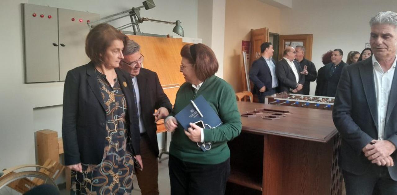 Λίνα Μενδώνη από Καρδίτσα: Μας ενδιαφέρει η ελληνική χειροτεχνία, ως ...