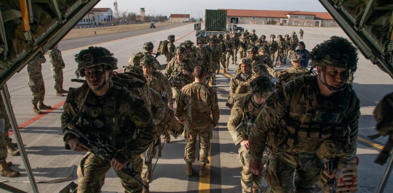 Η Σχολή Αλεξιπτωτιστών συμπληρώνει 70 χρόνια και γράφει ιστορία ...