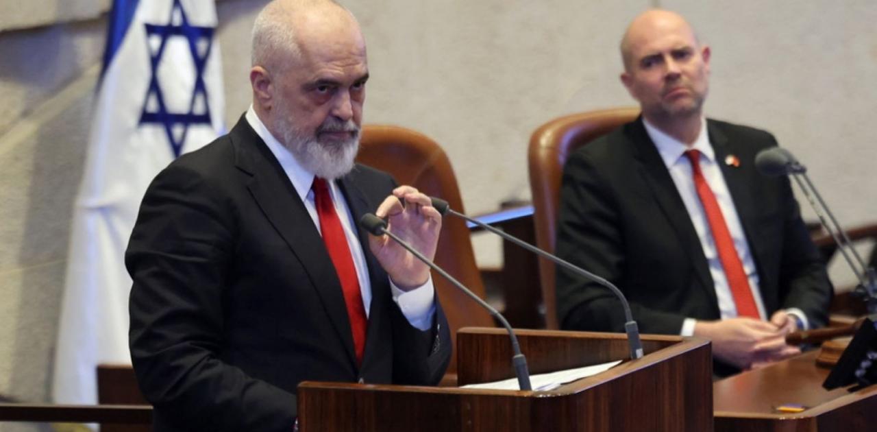 Θερμή υποδοχή για τον Ράμα στο Ισραήλ: «Τα γόνατά μου τρέμουν μπροστά ...