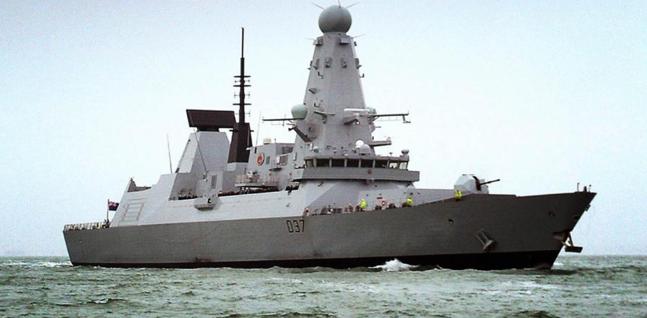 Ο Στάρμερ στέλνει το αντιτορπιλικό HMS Dragon στην Κύπρο και ελικόπτερα ...