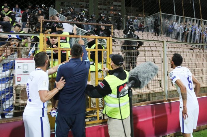 ΘΕΤΙΚΗ ΕΝΕΡΓΕΙΑ: Αγριο ξύλο στη Ζένιτσα μετά το τέλος του αγώνα με τους ...
